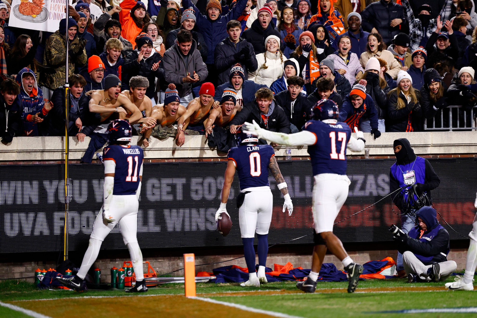Hoos Riding Wave of Momentum to Charlotte - Virginia Cavaliers Official ...