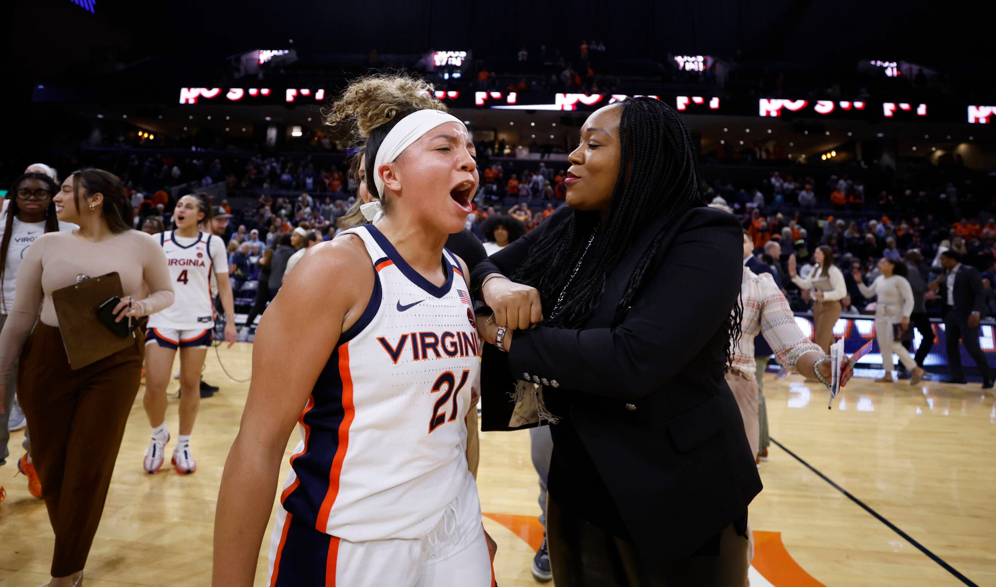 Hoos Celebrate Anniversary in Style - Virginia Cavaliers Official ...