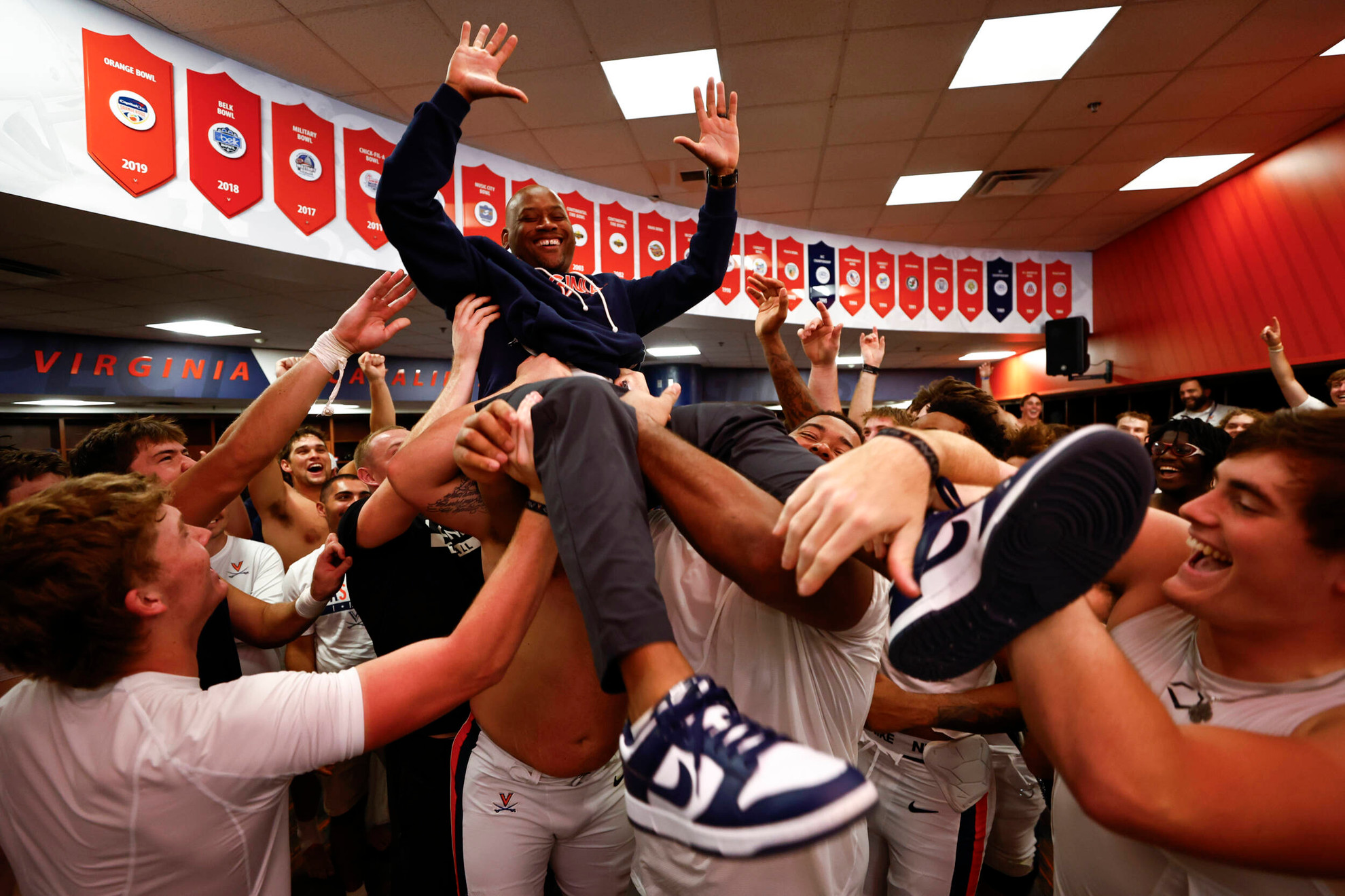 Football vs William & Mary: Photo Gallery - Virginia Cavaliers Official ...